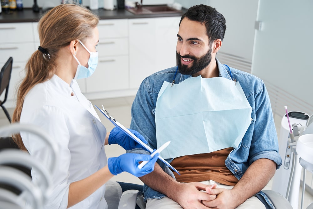Quelles questions poser à votre dentiste lors de la première ...
